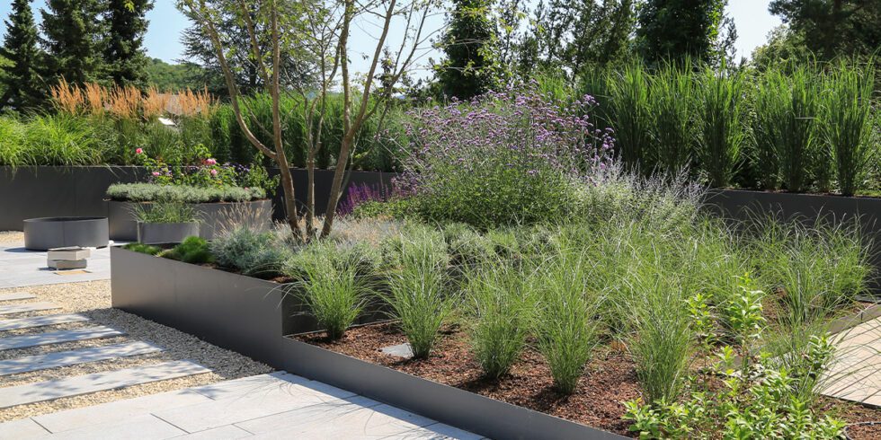Functional Modern Landscape Design Inspiration | Platt Hill Nursery ...